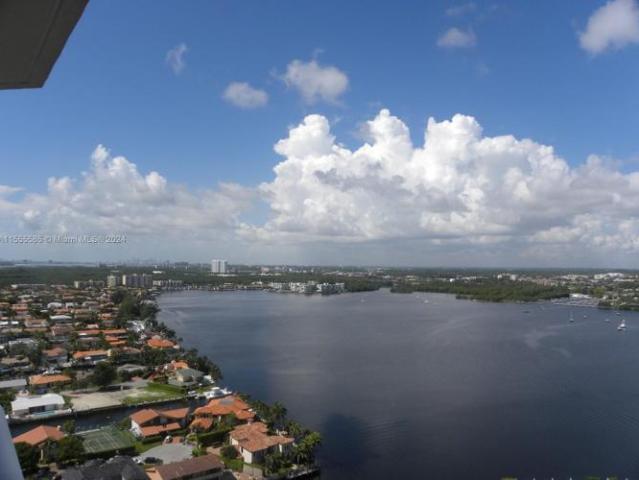 1000 W Island Blvd #2711, Aventura, FL 33160