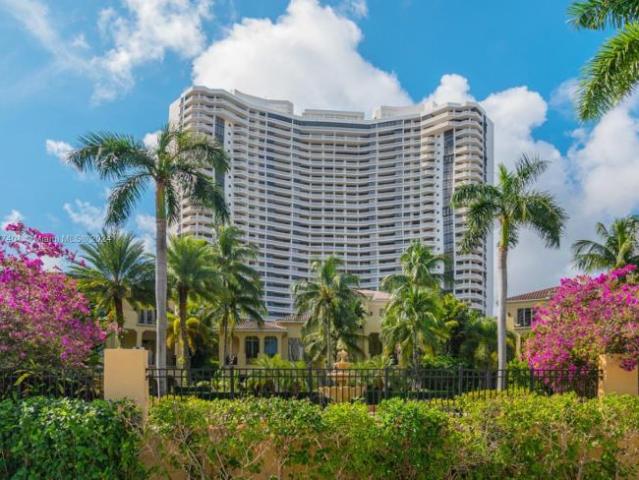 1000 W Island Blvd #802, Aventura, FL 33160