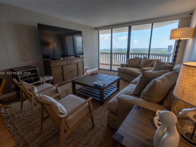 1000 W Island Blvd, Unit 2812, Aventura, FL 33160 | MLS #A11961 | Compass