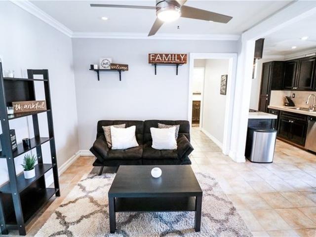 1000 W Macarthur Blvd Apt 28, Santa Ana, CA 92707