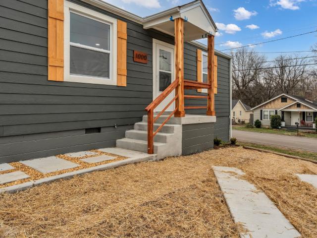 1000 W McKennie Ave