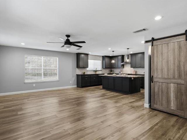1000 W White Avenue