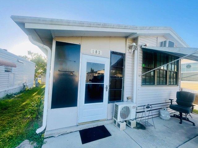 1000 Wiggins Pass Rd Unit 103, Naples, FL 34110