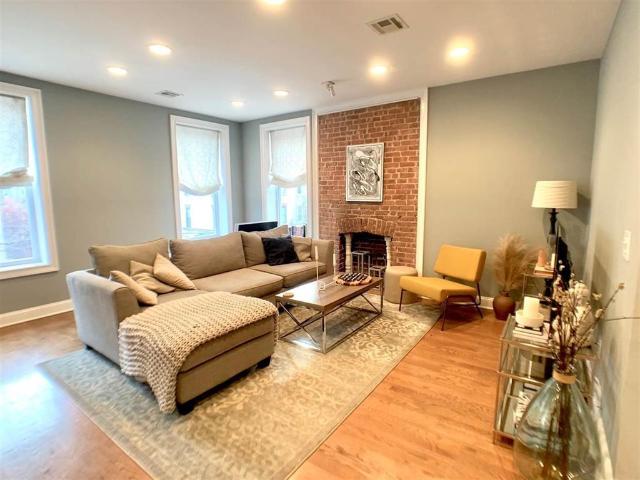 1000 Willow Ave # 1