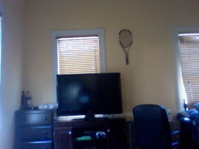 $1000 / 1br Right off campus fully furnished 1 bedroom with 50 inch flat screen 7 coming