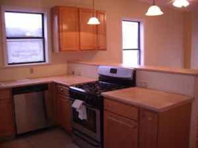$1000 / 2br Bright, tons of light, OPEN and Spacious! ALL NEW MUST SEE West End Harford map