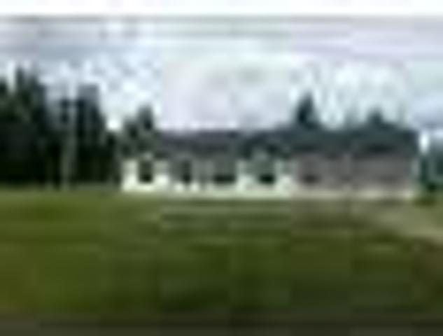 $1000 3 bedroom, 2 bath house, 2 acres, 2 miles from town
