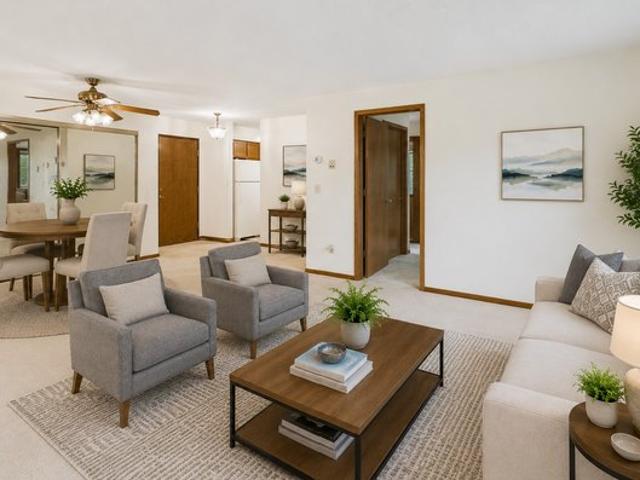 1000 41st Ave NE Apt 211, Columbia Heights, MN 55421