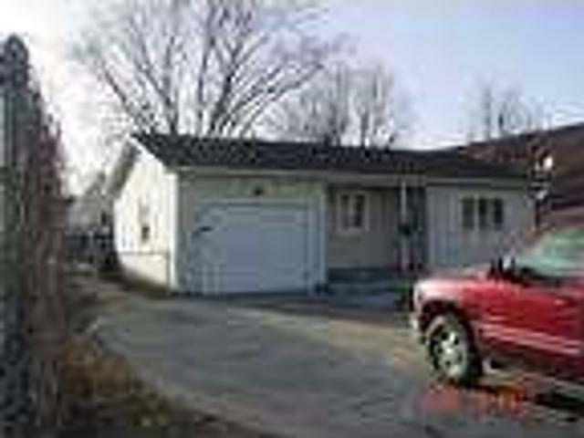 $1000 / 4br 1100ftÂ² 4 bedroom/2.5 bathrooms