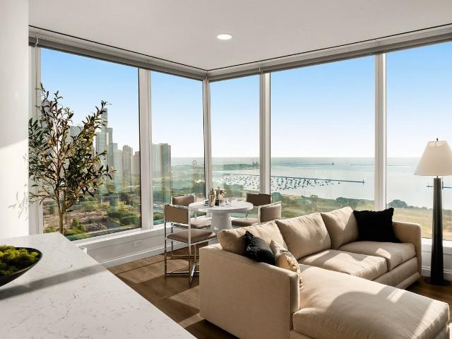 1000M Apartments 2 Bedroom Apartment for Rent at 1000 S Michigan Ave, Chicago, IL 60605 Loop