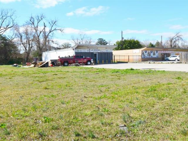 10013 W Montgomery Rd, Houston, TX 77088