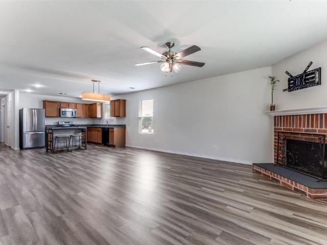 10013 Amosite Dr, Fort Worth, TX 76131 | MLS #21239
