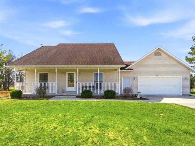 10013 Middle Rd, Manitowoc, WI 54220