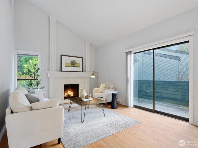 10013 NE 123rd St, Unit C, Kirkland, WA 98034 | MLS #2508 | Compass