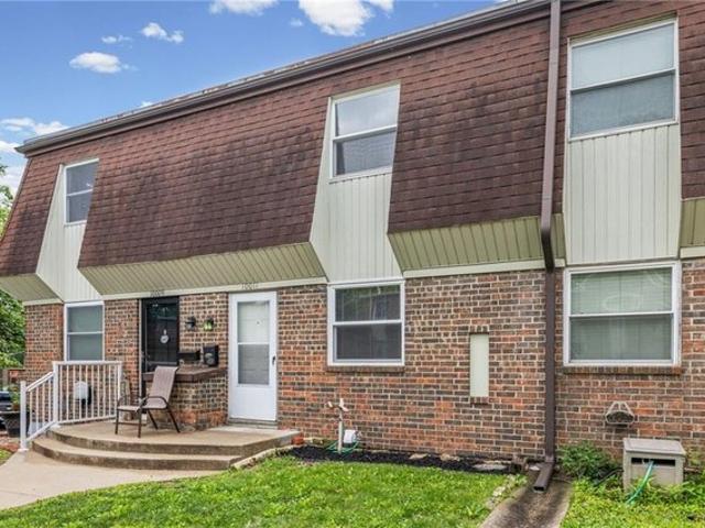 10011 W 52nd St, Merriam, KS 66203