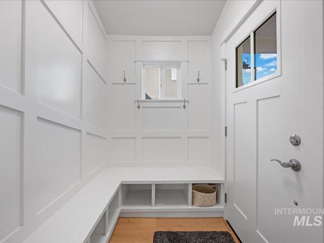 1001/1 E. Franklin St