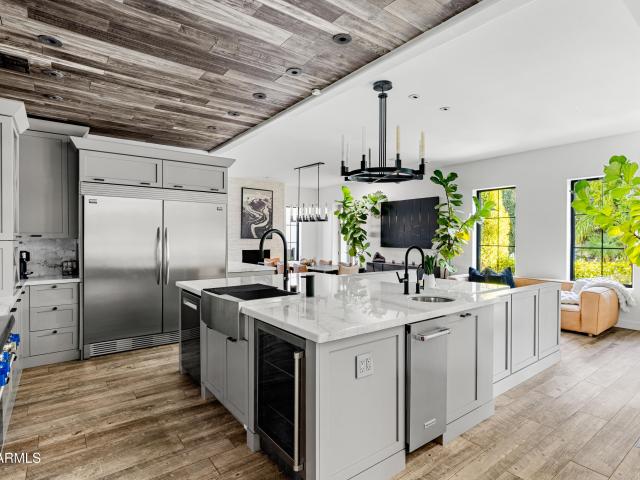 10011 E Windrose Drive