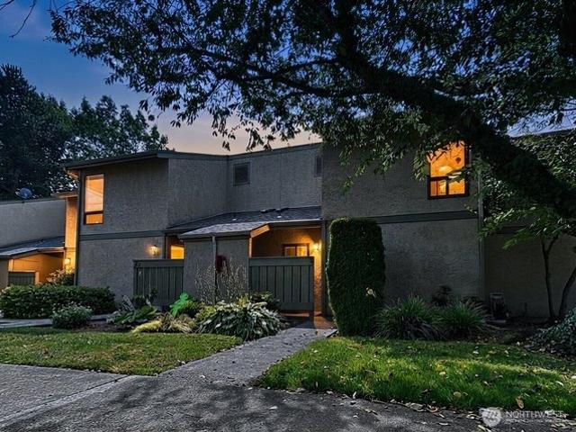 10011 NE 138th Pl Apt A5, Kirkland, WA 98034