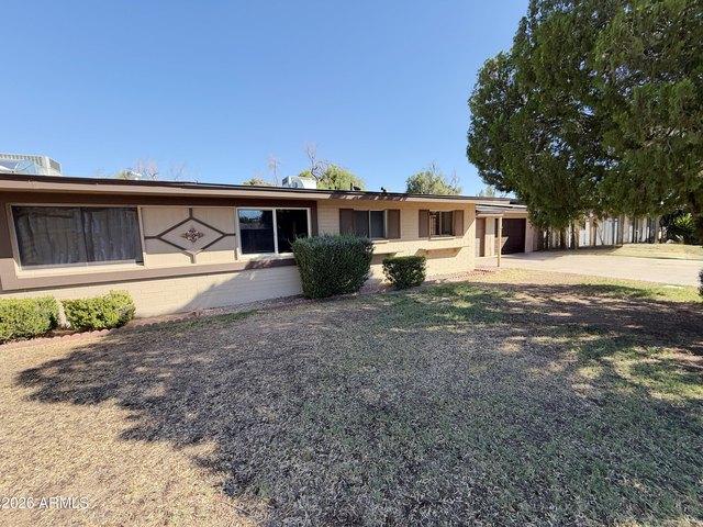 10012 W Lakeview Cir S, Sun City, AZ 85351