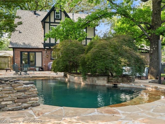10017 Foxboro Road