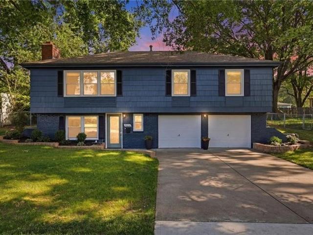 10014 Moody Park Dr, Overland Park, KS 66212
