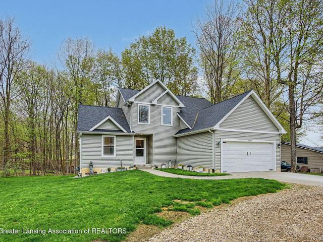 10015 Lakeside Drive