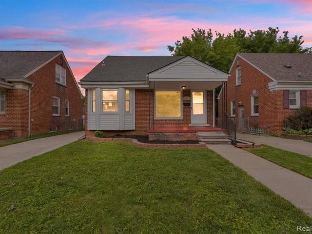 10015 Marion, Redford, MI 48239