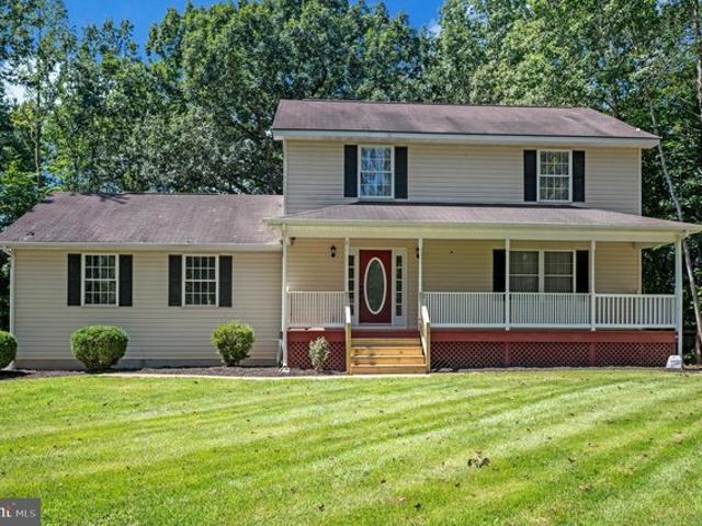 10016 Francis Folsom Dr, King George, VA 22485