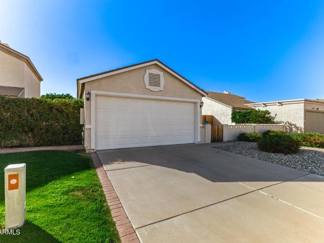10016 N 65th Ln, Glendale, AZ 85302 | MLS #6993 | Compass