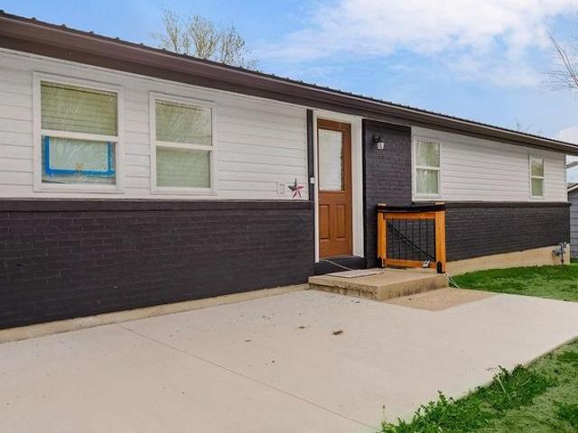 1001 Main St, Waverly, MO 64096