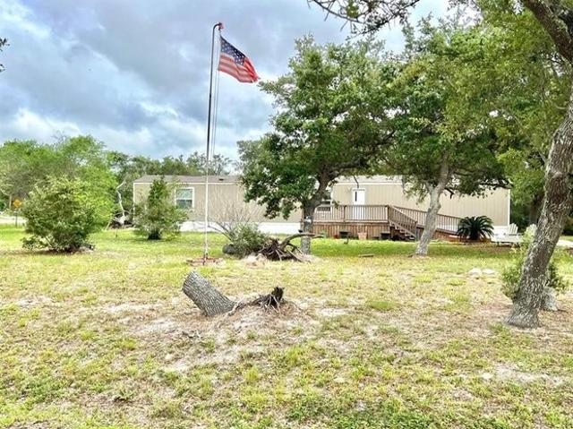 1001 Mallard Dr, Rockport, TX 78382