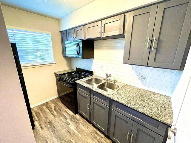 1001 Mineral Wells St, Terrell, TX 75160
