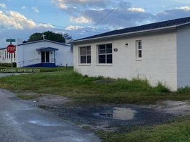 1001 N 16th Ct, Fort Pierce, FL 34950