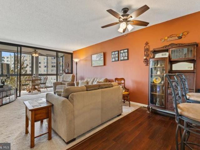 1001 N Randolph St #611, Arlington, VA 22201