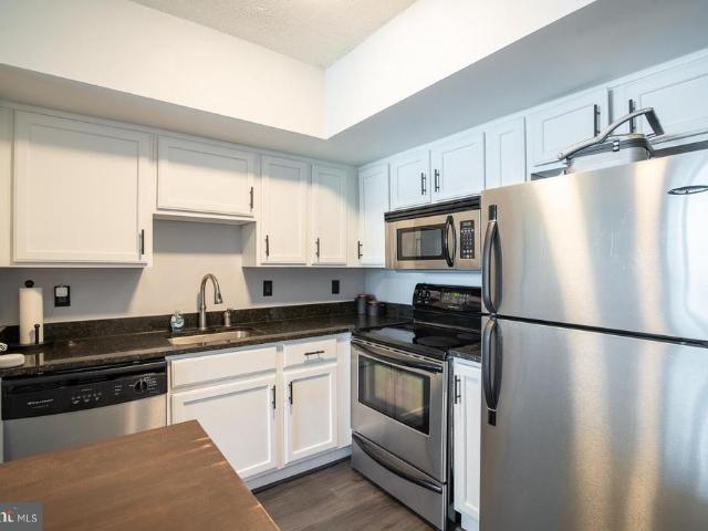 1001 N Randolph Street # 417
