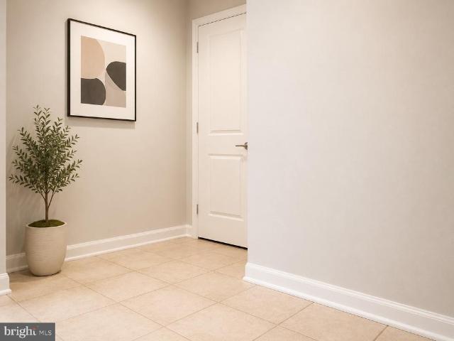 1001 N Randolph Street # 502