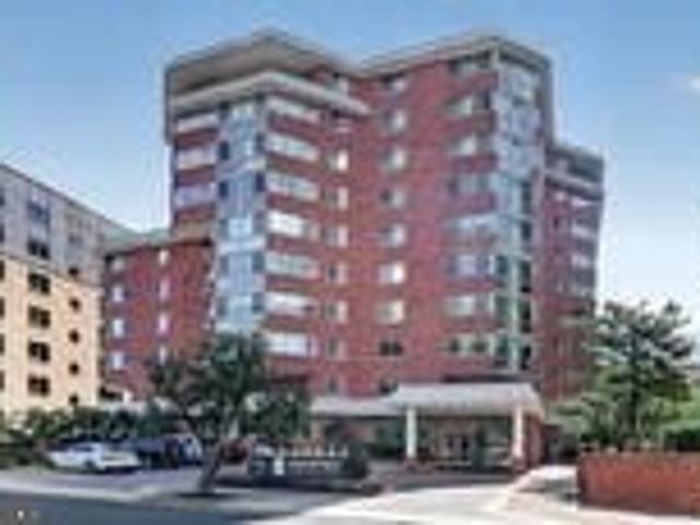 1001 N Vermont St Apt 811, Arlington, VA 22201