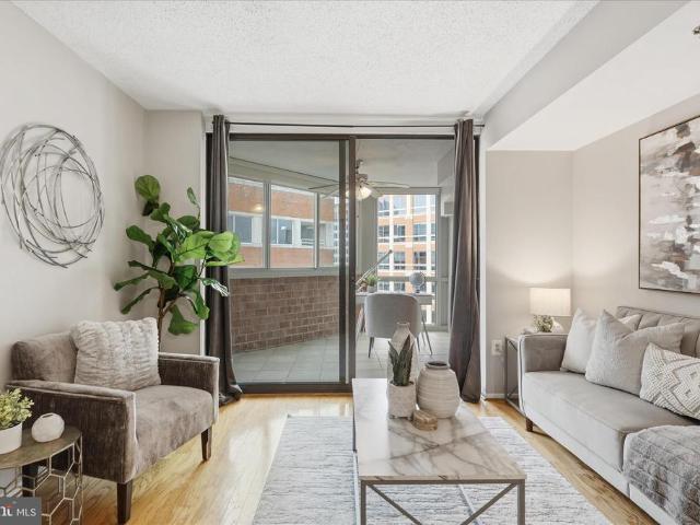 1001 N Vermont Street # 804