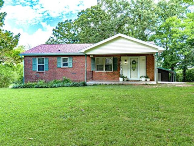 1001 Oak Grove Cir, Benton, KY 42025