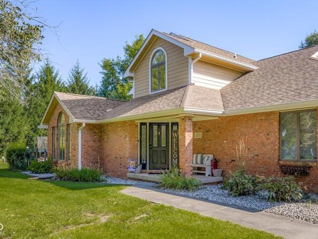 1001 Butternut Dr, Columbus, IN 47201