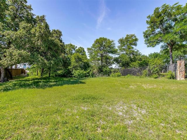 1001 Brae Ct, Fort Worth, TX 76111 | MLS #21176
