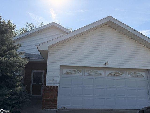 1001 Cherry Hills Dr, Shenandoah, IA 51601