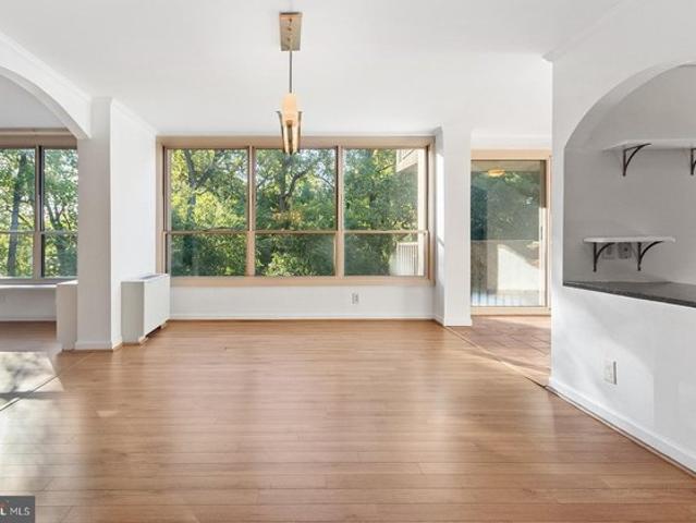 1001 City Ave Unit EE1024, Wynnewood, PA 19096