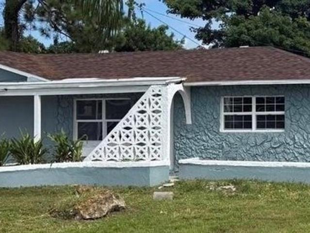 1001 Coolidge Ave, Lehigh Acres, FL 33936