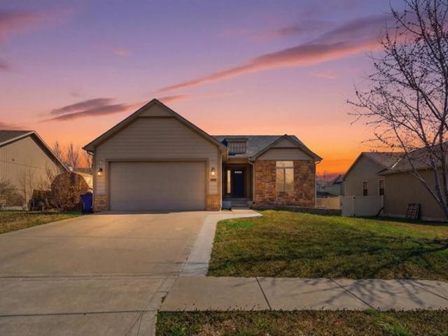 1001 Dagen Ln, Junction City, KS 66441