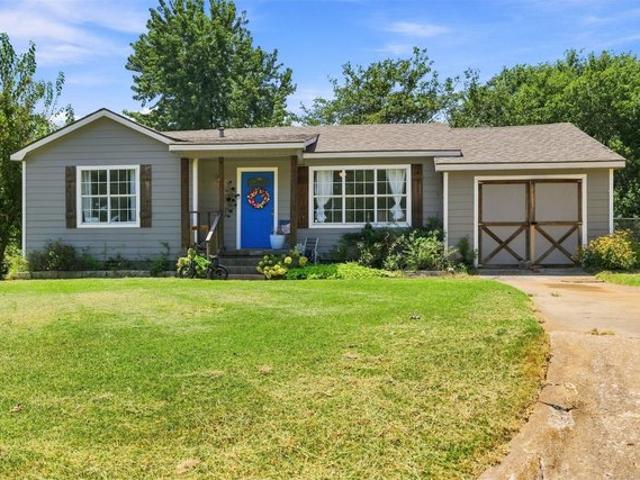 1001 Donna Sue Pl, Durant, OK 74701