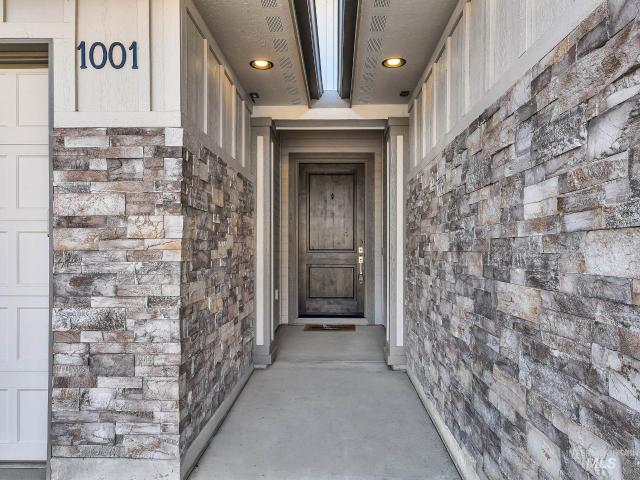 1001 E Andes Drive