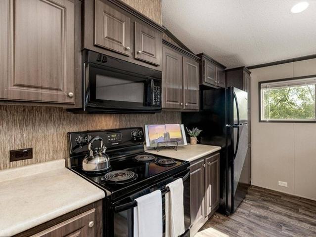 1001 E Macarthur Rd Lot 71, Wichita, KS 67216