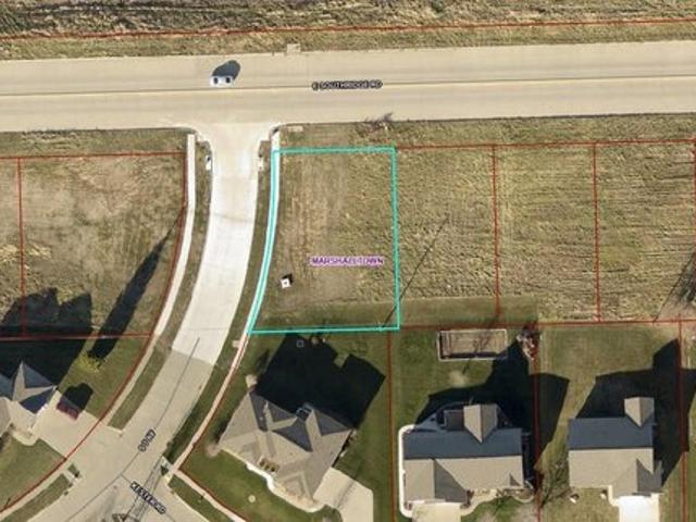 1001 E Southrdige Rd, Marshalltown, IA 50158