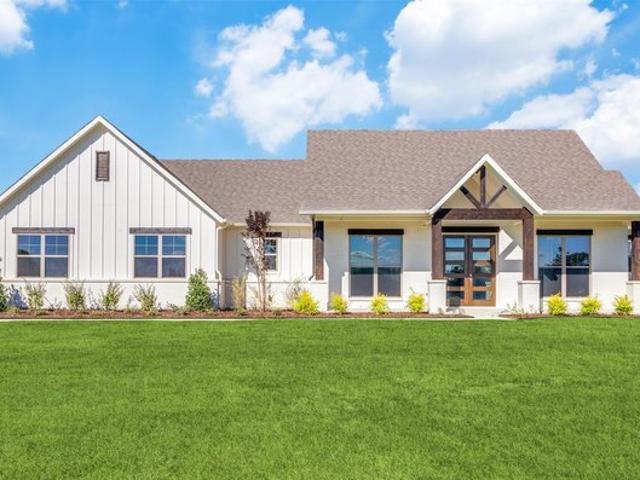 1001 Emery Ct, Weatherford, TX 76087